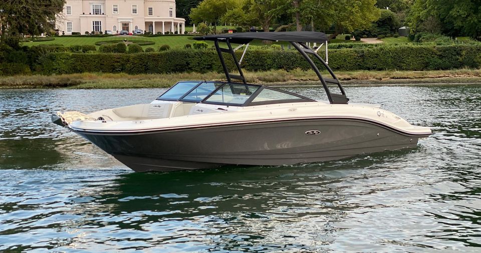 Speedboat Sea Ray 210 SPXE WakeEdition - Germany for hire | Borrow A Boat