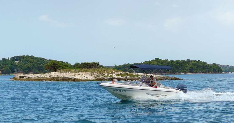 Speedboat Ranieri - Croatia for hire | Borrow A Boat
