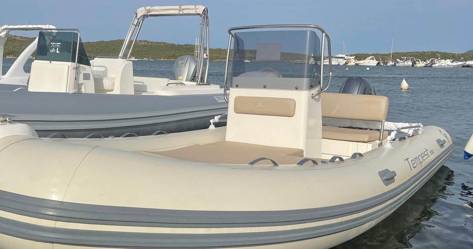 Gommone Capelli - Italia a noleggio | Borrow A Boat