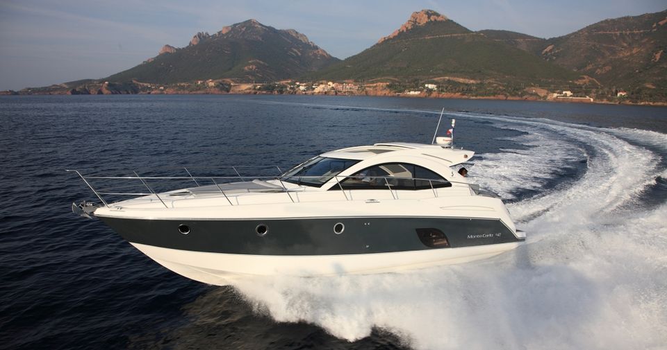 Barco a motor Monte Carlo 42 - Francia para alquilar | Borrow A Boat