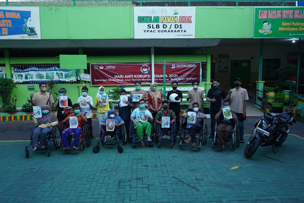 Honda Jateng & Trooper Custom Gelar Program Lelang Helm Untuk Bantu ...