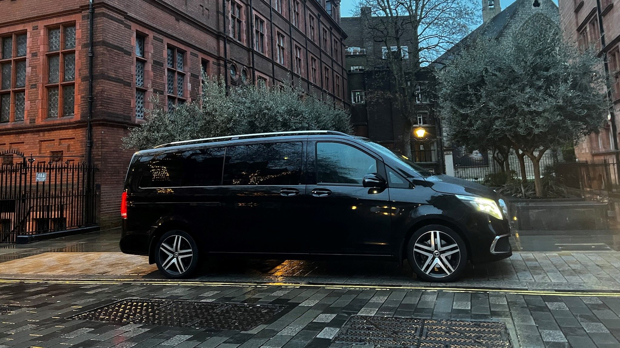 Mercedes V Class - Private Chauffeured Cars - We Drive Global